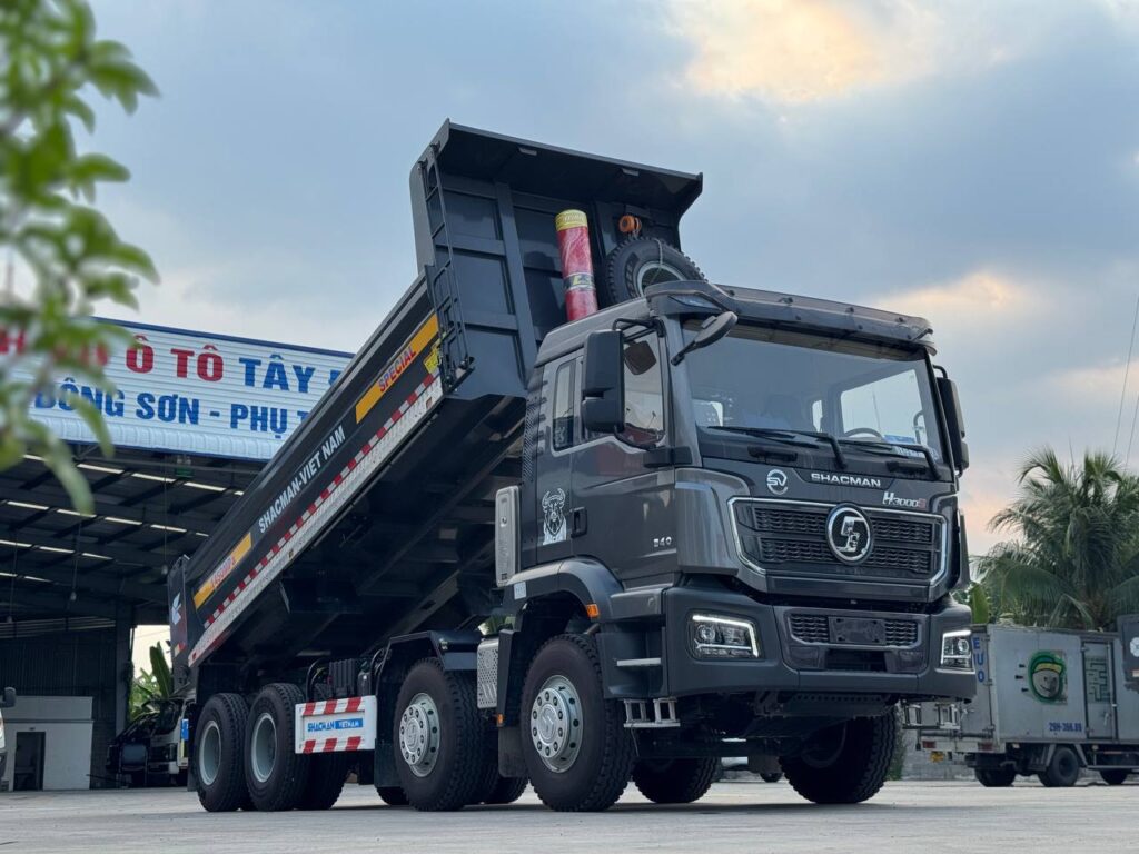 Xe Ben Shacman H3000S 8x4 Weichai 340HP Thùng U: Sức Mạnh Vượt Trội